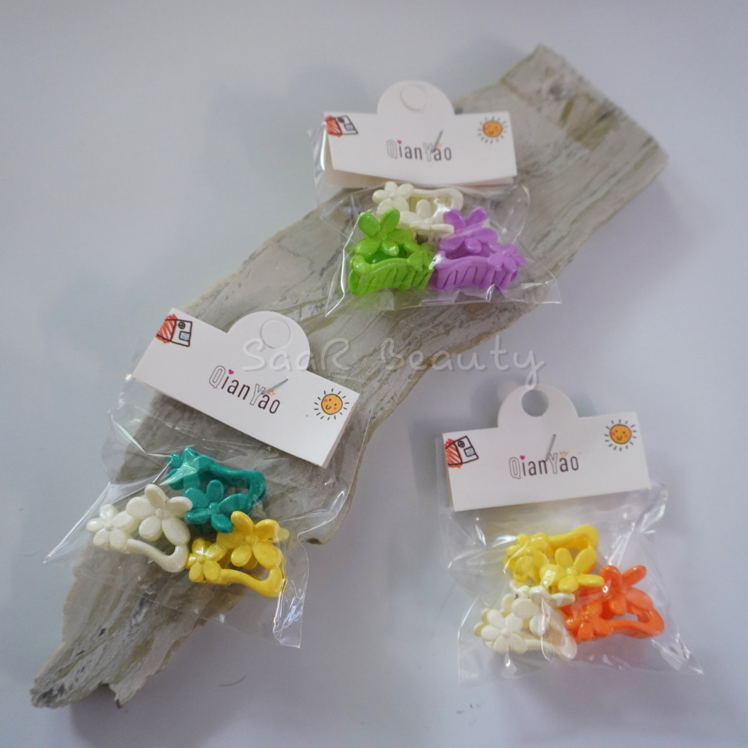 MINI CLUTCHER FOR KIDS SET OF 3 RANDOM COLORS – SAAR BEAUTY