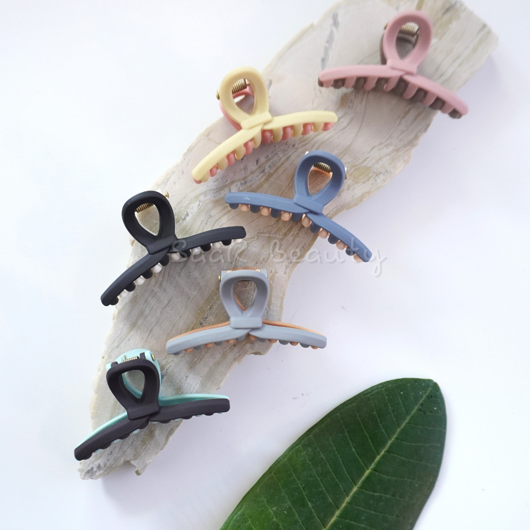 DUAL SHADED KNOTTED CLAW CLUTCHER – SAAR BEAUTY