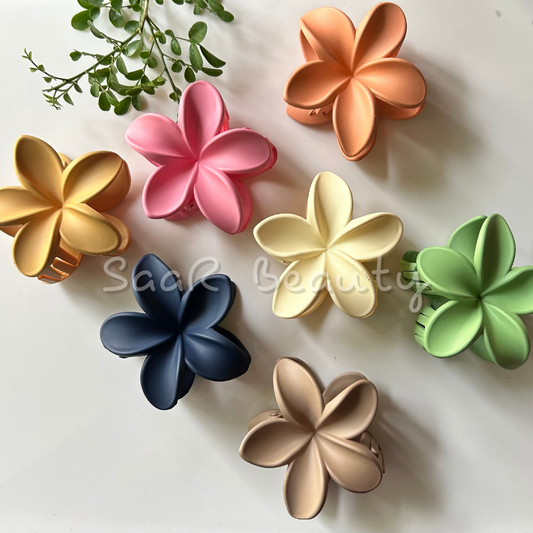 CLUTCHERS/CLAWS – SAAR BEAUTY